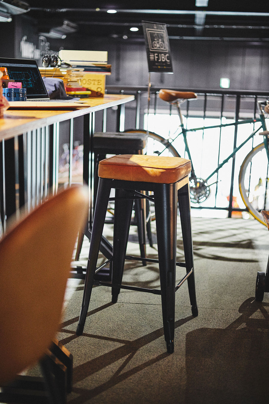 ROOM ESSENCE ハイスツール ブラック - MIRUMU